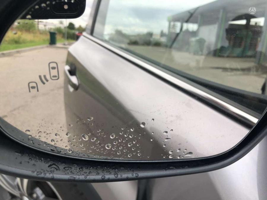 Grey Toyota C-HR 2020 in Utena, with an engine capacity of 2.00 L and mileage of 118 thousand km for 19350 €, photo 14 on AUTOMOTO.COM.LV