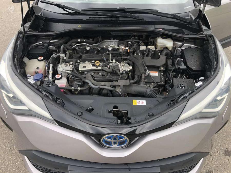 Grey Toyota C-HR 2020 in Utena, with an engine capacity of 2.00 L and mileage of 118 thousand km for 19350 €, photo 21 on AUTOMOTO.COM.LV