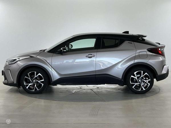 Grey Toyota C-HR 2020 in Vilnius, with an engine capacity of 1.80 L and mileage of 135 thousand km for 20900 €, photo 3 on AUTOMOTO.COM.LV