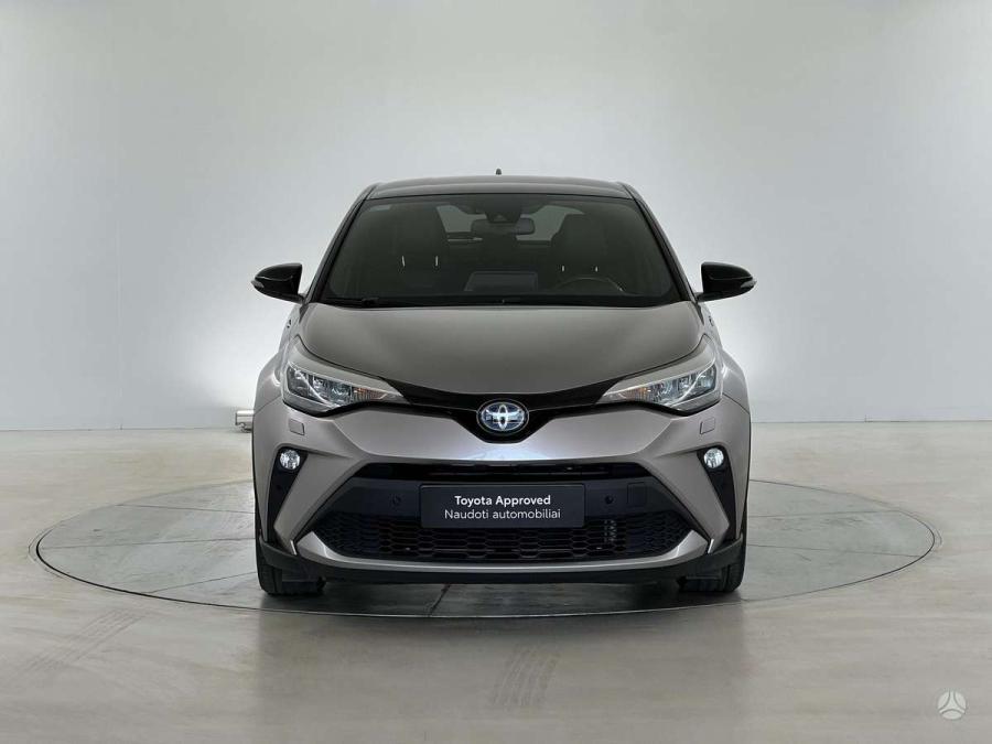 Серый Тойота C-HR 2020 в Вильнюс, объемом двигателя 1.80 л и пробегом 135 тыс. км за 20900 €, фото 6 на AUTOMOTO.COM.LV