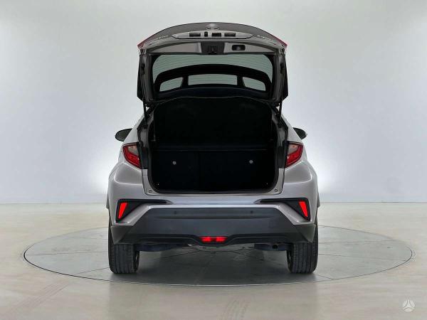 Grey Toyota C-HR 2020 in Vilnius, with an engine capacity of 1.80 L and mileage of 135 thousand km for 20900 €, photo 10 on AUTOMOTO.COM.LV