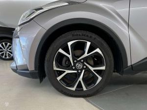 Серый Тойота C-HR 2020 в Вильнюс, объемом двигателя 1.80 л и пробегом 135 тыс. км за 20900 €, фото 16 на AUTOMOTO.COM.LV