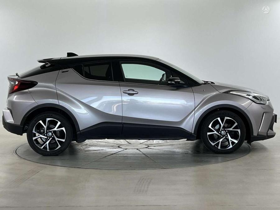 Серый Тойота C-HR 2020 в Вильнюс, объемом двигателя 1.80 л и пробегом 135 тыс. км за 20900 €, фото 17 на AUTOMOTO.COM.LV