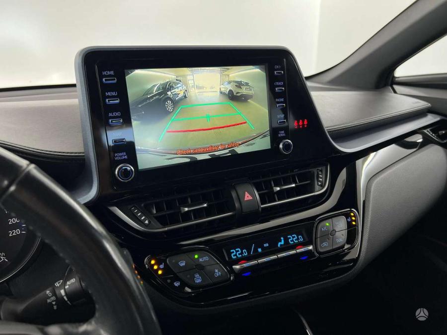 Серый Тойота C-HR 2020 в Вильнюс, объемом двигателя 1.80 л и пробегом 135 тыс. км за 20900 €, фото 23 на AUTOMOTO.COM.LV