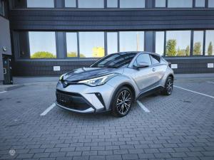 Pelēks Toyota C-HR 2020 Kauņa, ar dzinēja tilpumu 1.80 L un nobraukumu 155 tūkst. km par 18550 €, foto  vietnē AUTOMOTO.COM.LV