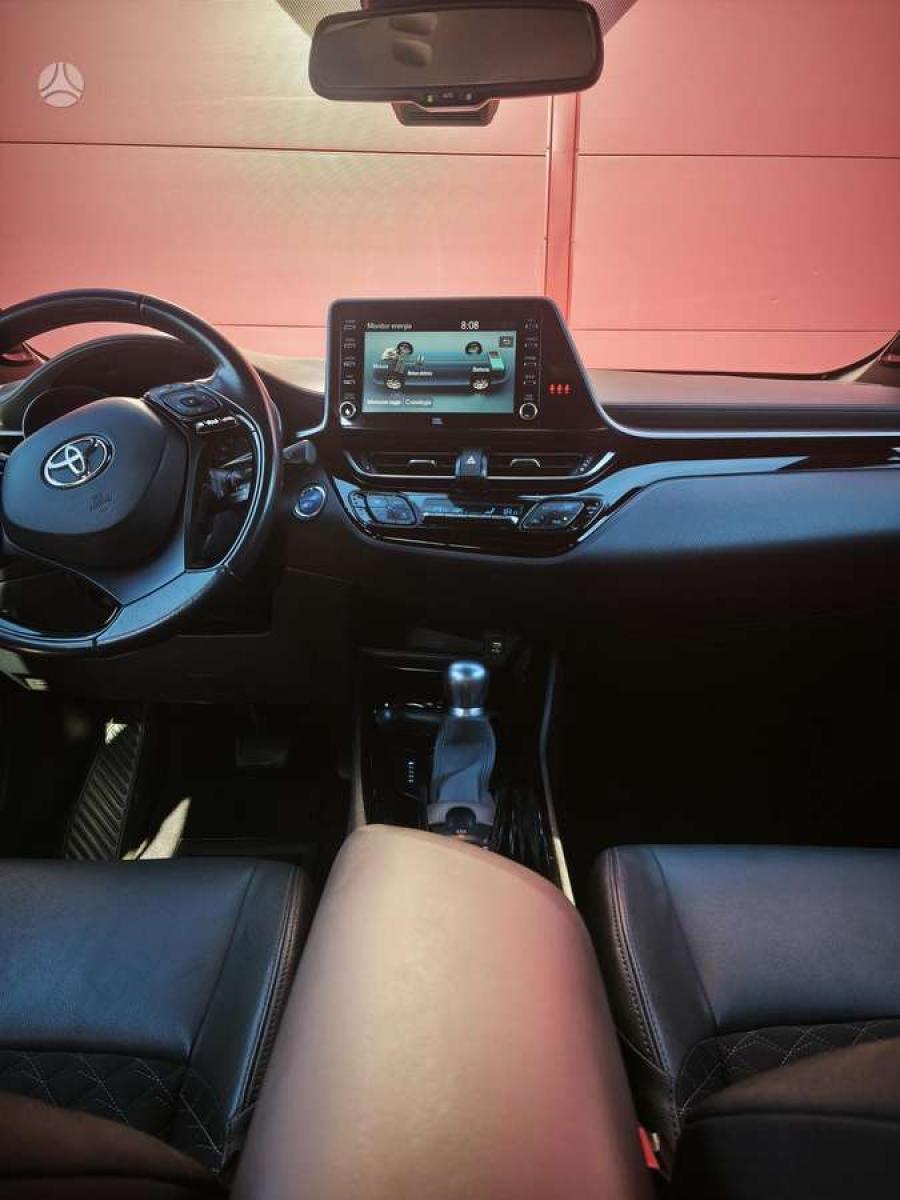 Pelēks Toyota C-HR 2020 Kauņa, ar dzinēja tilpumu 1.80 L un nobraukumu 155 tūkst. km par 18550 €, foto 8 vietnē AUTOMOTO.COM.LV