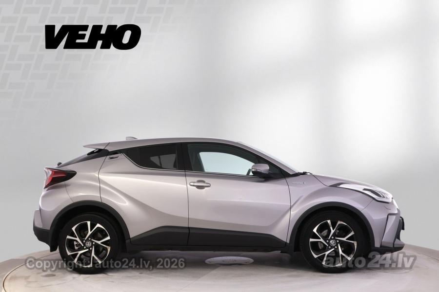 Pelēks Toyota C-HR 2020 Tallina, ar dzinēja tilpumu 1.80 L un nobraukumu 74 tūkst. km par 19900 €, foto 3 vietnē AUTOMOTO.COM.LV