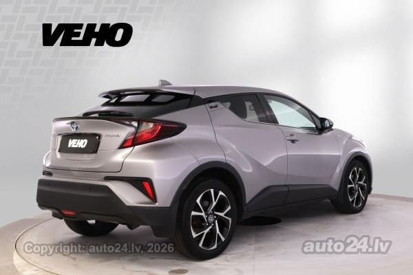 Grey Toyota C-HR 2020 in Tallinn, with an engine capacity of 1.80 L and mileage of 74 thousand km for 19900 €, photo 4 on AUTOMOTO.COM.LV
