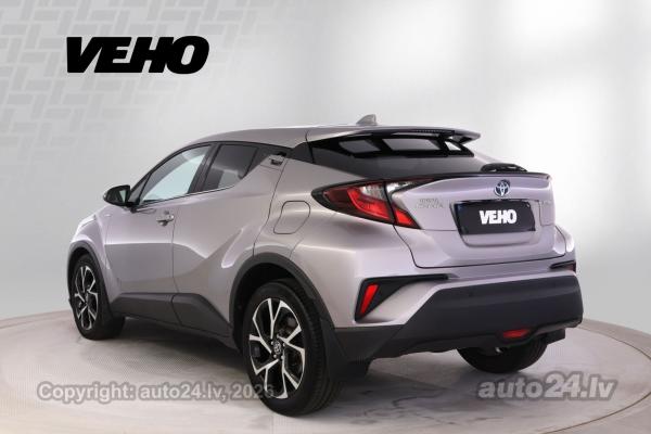 Grey Toyota C-HR 2020 in Tallinn, with an engine capacity of 1.80 L and mileage of 74 thousand km for 19900 €, photo 5 on AUTOMOTO.COM.LV