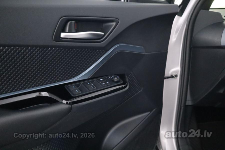Pelēks Toyota C-HR 2020 Tallina, ar dzinēja tilpumu 1.80 L un nobraukumu 74 tūkst. km par 19900 €, foto 13 vietnē AUTOMOTO.COM.LV