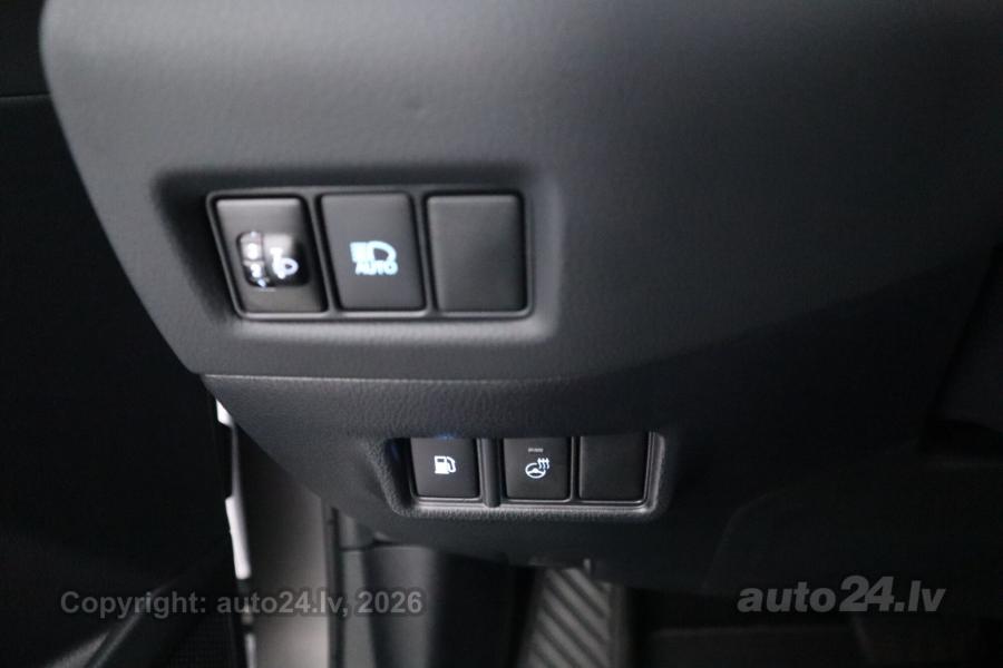 Pelēks Toyota C-HR 2020 Tallina, ar dzinēja tilpumu 1.80 L un nobraukumu 74 tūkst. km par 19900 €, foto 16 vietnē AUTOMOTO.COM.LV