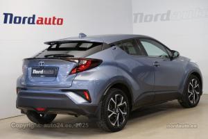 Серый Тойота C-HR 2021 в Таллин, объемом двигателя 1.80 л и пробегом 64 тыс. км за 20490 €, фото 2 на AUTOMOTO.COM.LV
