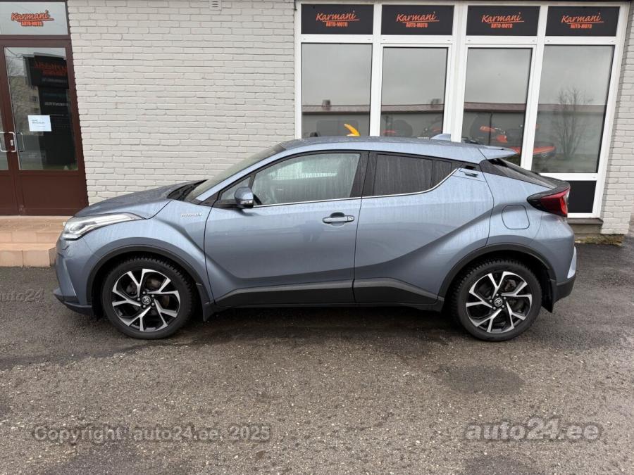 Grey Toyota C-HR 2021 in Rapla, with an engine capacity of 1.80 L and mileage of 64 thousand km for 19990 €, photo 3 on AUTOMOTO.COM.LV