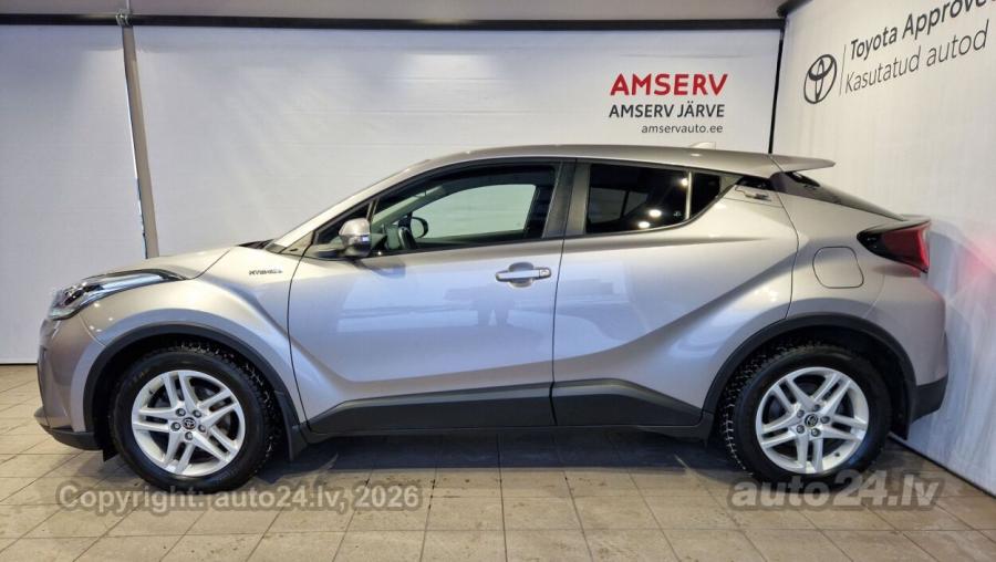 Grey Toyota C-HR 2021 in Tallinn, with an engine capacity of 1.80 L and mileage of 80 thousand km for 20990 €, photo 3 on AUTOMOTO.COM.LV