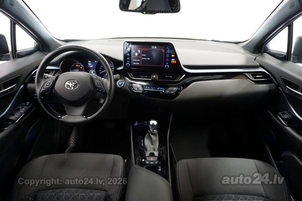Grey Toyota C-HR 2021 in Tartu, with an engine capacity of 1.80 L and mileage of 43 thousand km for 21890 €, photo 8 on AUTOMOTO.COM.LV