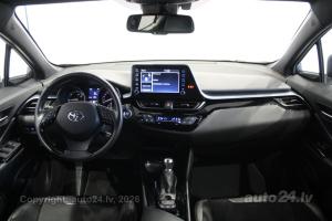 Серый Тойота C-HR 2021 в Таллин, объемом двигателя 1.80 л и пробегом 112 тыс. км за 19990 €, фото 8 на AUTOMOTO.COM.LV