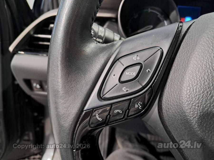 Серый Тойота C-HR 2021 в Нарва, объемом двигателя 1.80 л и пробегом 49 тыс. км за 20990 €, фото 14 на AUTOMOTO.COM.LV