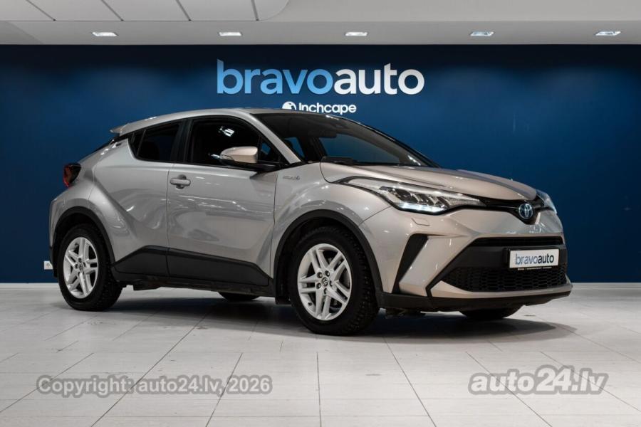 Pelēks Toyota C-HR 2021 Tallina, ar dzinēja tilpumu 1.80 L un nobraukumu 55 tūkst. km par 20890 €, foto 4 vietnē AUTOMOTO.COM.LV