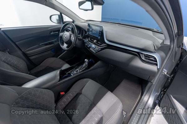 Pelēks Toyota C-HR 2021 Tallina, ar dzinēja tilpumu 1.80 L un nobraukumu 102 tūkst. km par 18900 €, foto 8 vietnē AUTOMOTO.COM.LV