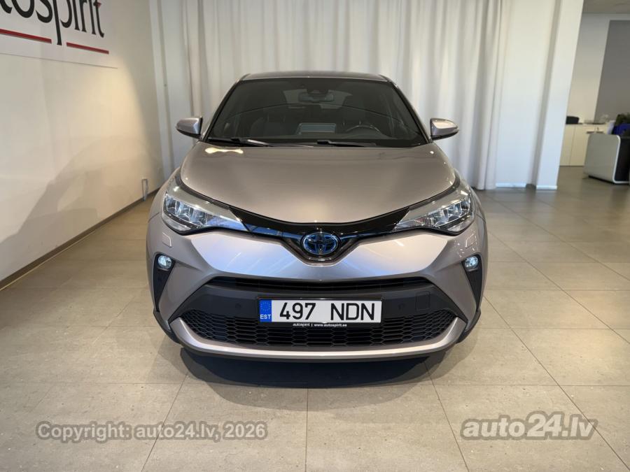 Серый Тойота C-HR 2021 в Таллин, объемом двигателя 1.80 л и пробегом 79 тыс. км за 20900 €, фото 3 на AUTOMOTO.COM.LV