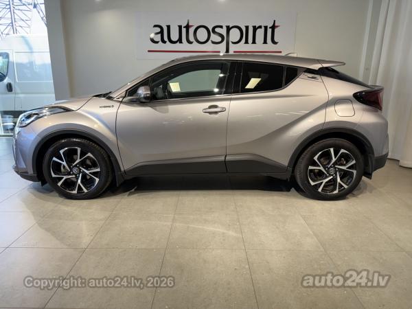 Grey Toyota C-HR 2021 in Tallinn, with an engine capacity of 1.80 L and mileage of 79 thousand km for 20900 €, photo 3 on AUTOMOTO.COM.LV