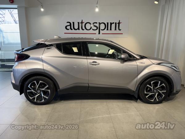 Grey Toyota C-HR 2021 in Tallinn, with an engine capacity of 1.80 L and mileage of 79 thousand km for 20900 €, photo 4 on AUTOMOTO.COM.LV