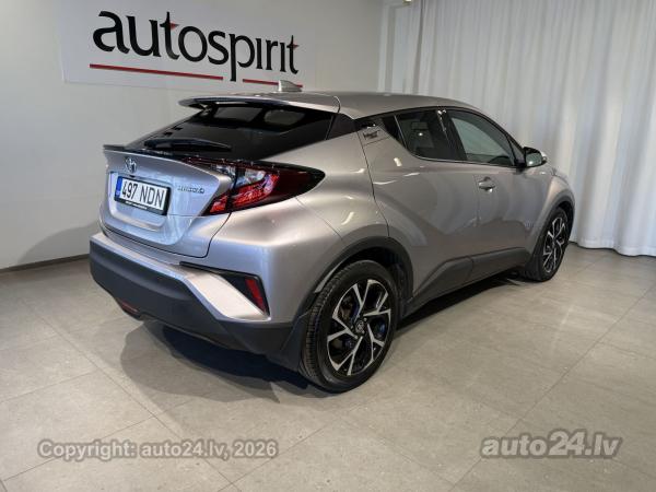Grey Toyota C-HR 2021 in Tallinn, with an engine capacity of 1.80 L and mileage of 79 thousand km for 20900 €, photo 5 on AUTOMOTO.COM.LV