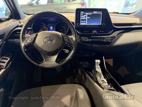 Grey Toyota C-HR 2021 in Tallinn, with an engine capacity of 1.80 L and mileage of 79 thousand km for 20900 €, photo 9 on AUTOMOTO.COM.LV