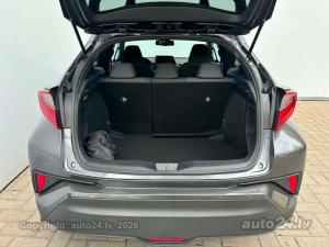 Серый Тойота C-HR 2021 в Таллин, объемом двигателя 1.80 л и пробегом 30 тыс. км за 22495 €, фото 11 на AUTOMOTO.COM.LV