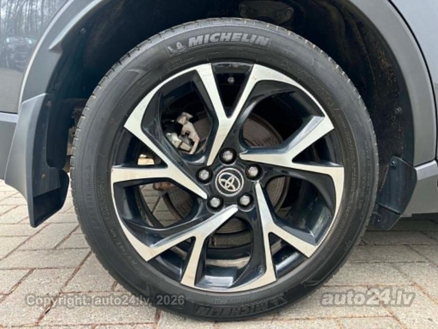 Серый Тойота C-HR 2021 в Таллин, объемом двигателя 1.80 л и пробегом 30 тыс. км за 22495 €, фото 17 на AUTOMOTO.COM.LV