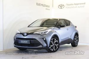Pelēks Toyota C-HR 2021 Tallina, ar dzinēja tilpumu 1.80 L un nobraukumu 59 tūkst. km par 21900 €, foto  vietnē AUTOMOTO.COM.LV