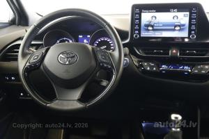 Grey Toyota C-HR 2021 in Tallinn, with an engine capacity of 1.80 L and mileage of 59 thousand km for 21900 €, photo 10 on AUTOMOTO.COM.LV