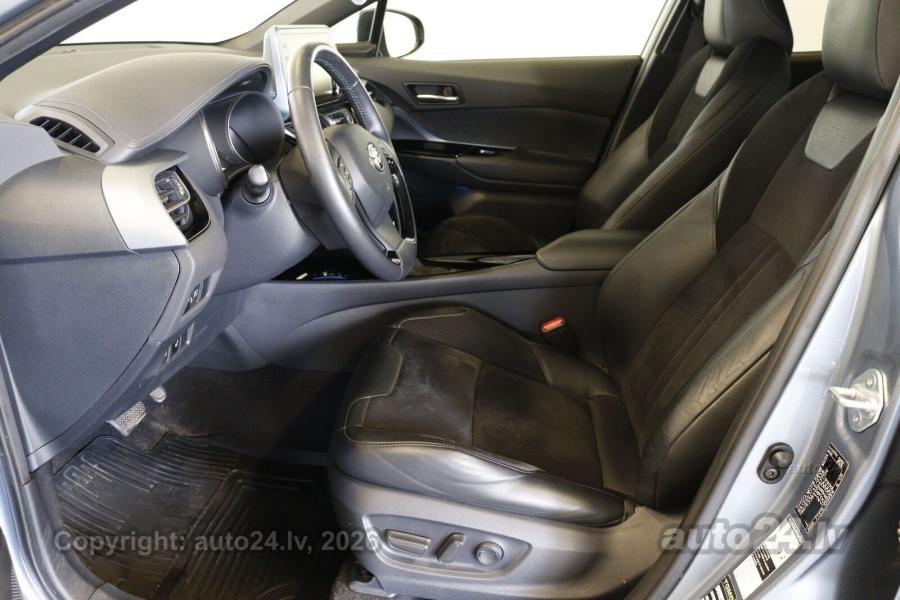 Grey Toyota C-HR 2021 in Tallinn, with an engine capacity of 1.80 L and mileage of 59 thousand km for 21900 €, photo 12 on AUTOMOTO.COM.LV