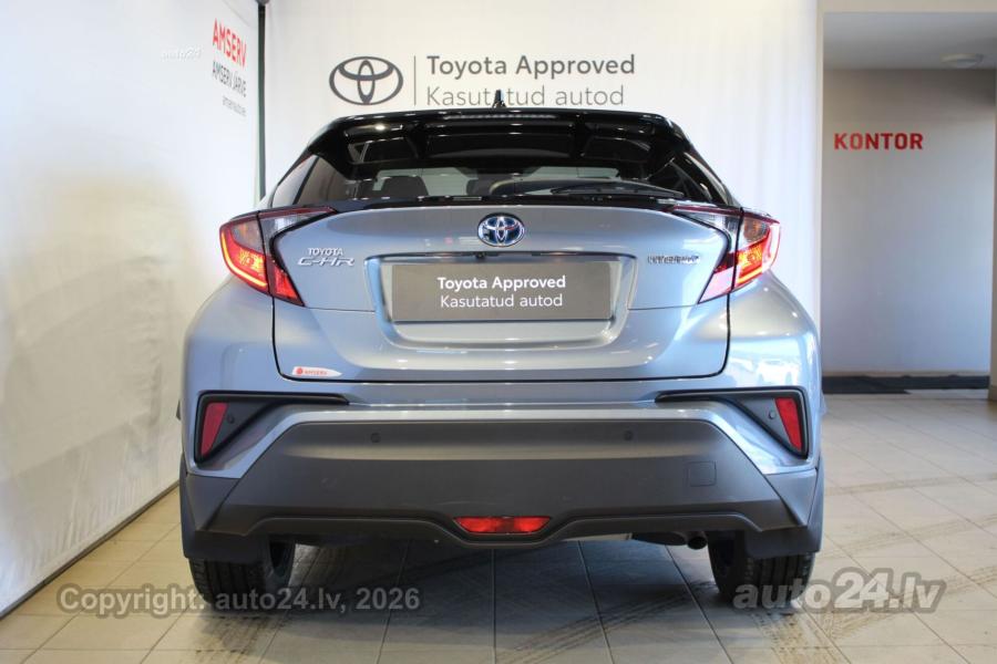 Серый Тойота C-HR 2021 в Таллин, объемом двигателя 1.80 л и пробегом 139 тыс. км за 19490 €, фото 5 на AUTOMOTO.COM.LV