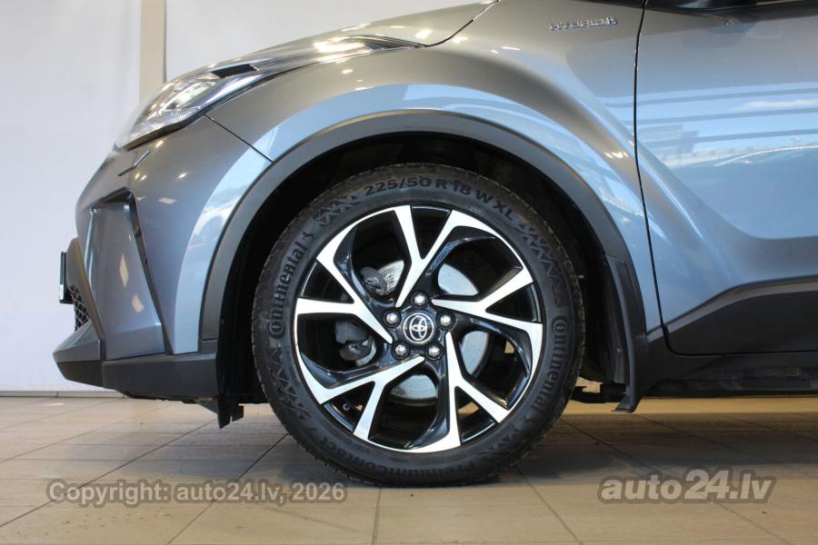 Серый Тойота C-HR 2021 в Таллин, объемом двигателя 1.80 л и пробегом 139 тыс. км за 19490 €, фото 16 на AUTOMOTO.COM.LV
