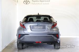 Grey Toyota C-HR 2021 in Tallinn, with an engine capacity of 1.80 L and mileage of 43 thousand km for 21200 €, photo 5 on AUTOMOTO.COM.LV