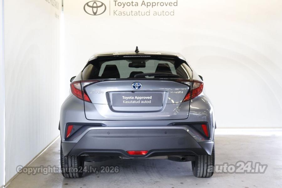 Grey Toyota C-HR 2021 in Tallinn, with an engine capacity of 1.80 L and mileage of 43 thousand km for 21200 €, photo 5 on AUTOMOTO.COM.LV