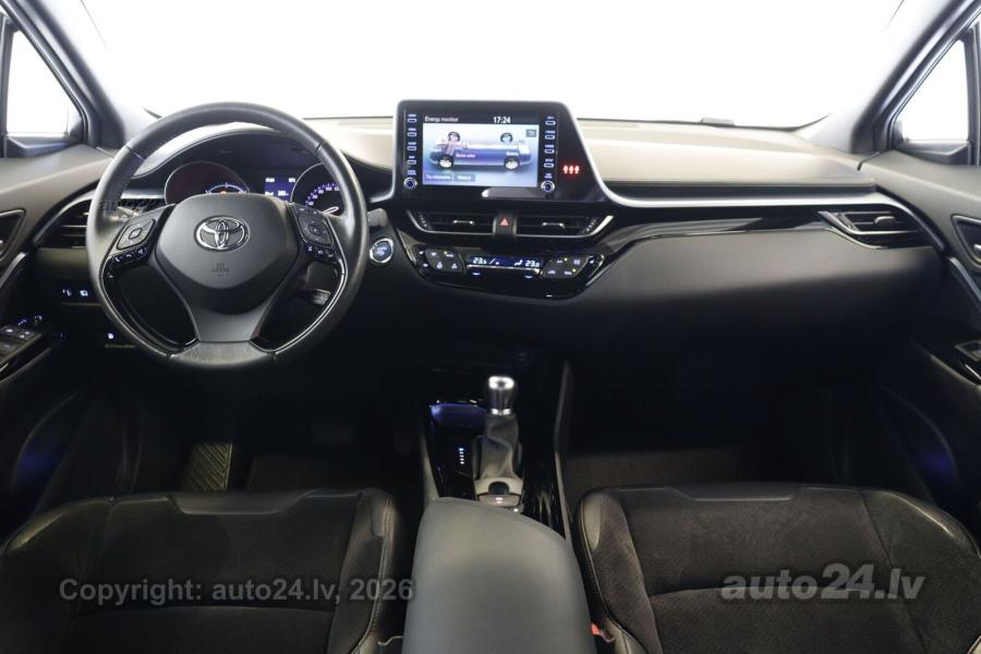 Grey Toyota C-HR 2021 in Tallinn, with an engine capacity of 1.80 L and mileage of 43 thousand km for 21200 €, photo 9 on AUTOMOTO.COM.LV