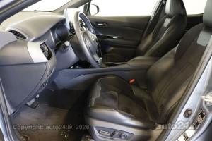 Grey Toyota C-HR 2021 in Tallinn, with an engine capacity of 1.80 L and mileage of 43 thousand km for 21200 €, photo 12 on AUTOMOTO.COM.LV