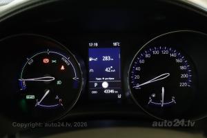 Grey Toyota C-HR 2021 in Tallinn, with an engine capacity of 1.80 L and mileage of 43 thousand km for 21200 €, photo 14 on AUTOMOTO.COM.LV