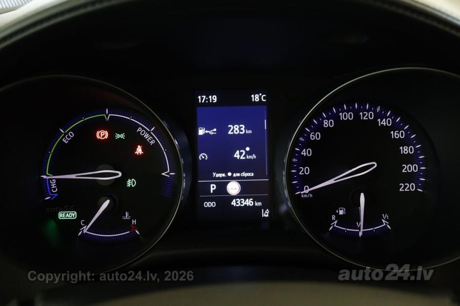 Grey Toyota C-HR 2021 in Tallinn, with an engine capacity of 1.80 L and mileage of 43 thousand km for 21200 €, photo 14 on AUTOMOTO.COM.LV