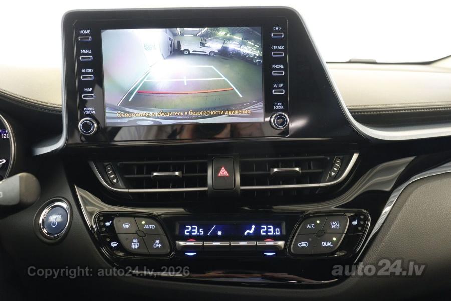 Grey Toyota C-HR 2021 in Tallinn, with an engine capacity of 1.80 L and mileage of 43 thousand km for 21200 €, photo 15 on AUTOMOTO.COM.LV