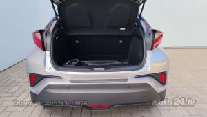 Pelēks Toyota C-HR 2021 Tallina, ar dzinēja tilpumu 1.80 L un nobraukumu 59 tūkst. km par 21995 €, foto 11 vietnē AUTOMOTO.COM.LV