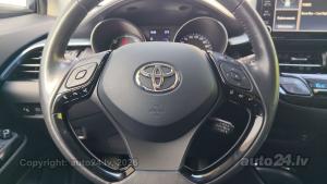 Pelēks Toyota C-HR 2021 Tallina, ar dzinēja tilpumu 1.80 L un nobraukumu 59 tūkst. km par 21995 €, foto 13 vietnē AUTOMOTO.COM.LV