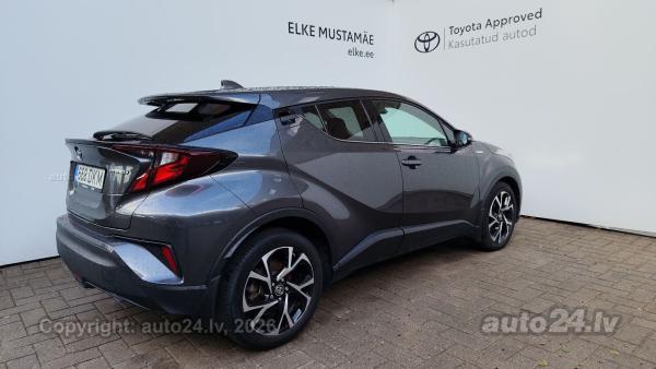Grey Toyota C-HR 2021 in Tallinn, with an engine capacity of 1.80 L and mileage of 76 thousand km for 21995 €, photo 2 on AUTOMOTO.COM.LV