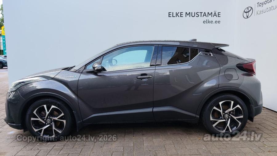 Pelēks Toyota C-HR 2021 Tallina, ar dzinēja tilpumu 1.80 L un nobraukumu 76 tūkst. km par 21995 €, foto 4 vietnē AUTOMOTO.COM.LV