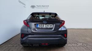 Pelēks Toyota C-HR 2021 Tallina, ar dzinēja tilpumu 1.80 L un nobraukumu 76 tūkst. km par 21995 €, foto 5 vietnē AUTOMOTO.COM.LV