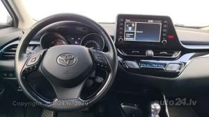 Pelēks Toyota C-HR 2021 Tallina, ar dzinēja tilpumu 1.80 L un nobraukumu 76 tūkst. km par 21995 €, foto 10 vietnē AUTOMOTO.COM.LV