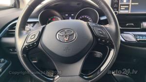 Pelēks Toyota C-HR 2021 Tallina, ar dzinēja tilpumu 1.80 L un nobraukumu 76 tūkst. km par 21995 €, foto 12 vietnē AUTOMOTO.COM.LV