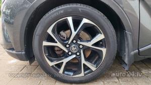 Pelēks Toyota C-HR 2021 Tallina, ar dzinēja tilpumu 1.80 L un nobraukumu 76 tūkst. km par 21995 €, foto 15 vietnē AUTOMOTO.COM.LV